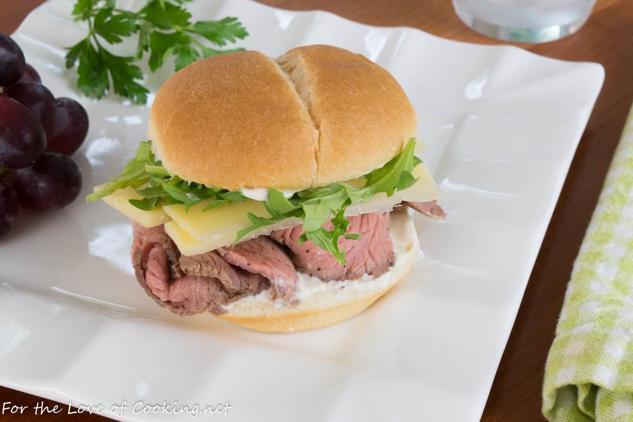 Roast Beef Slider with Sharp Cheddar, Arugula, and Horseradish Cream ...